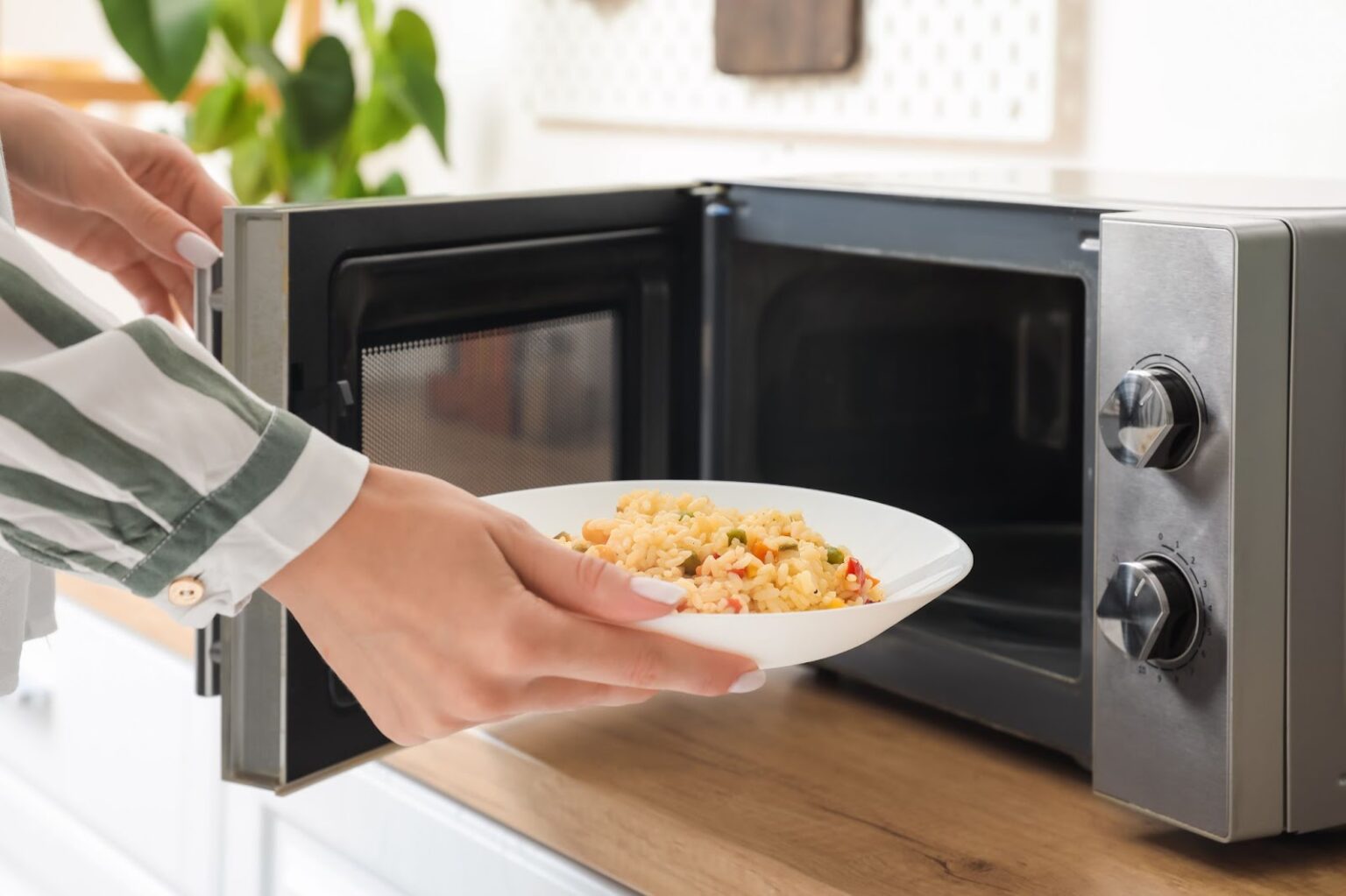 Microwave Fuse Replacement: A DIY Guide