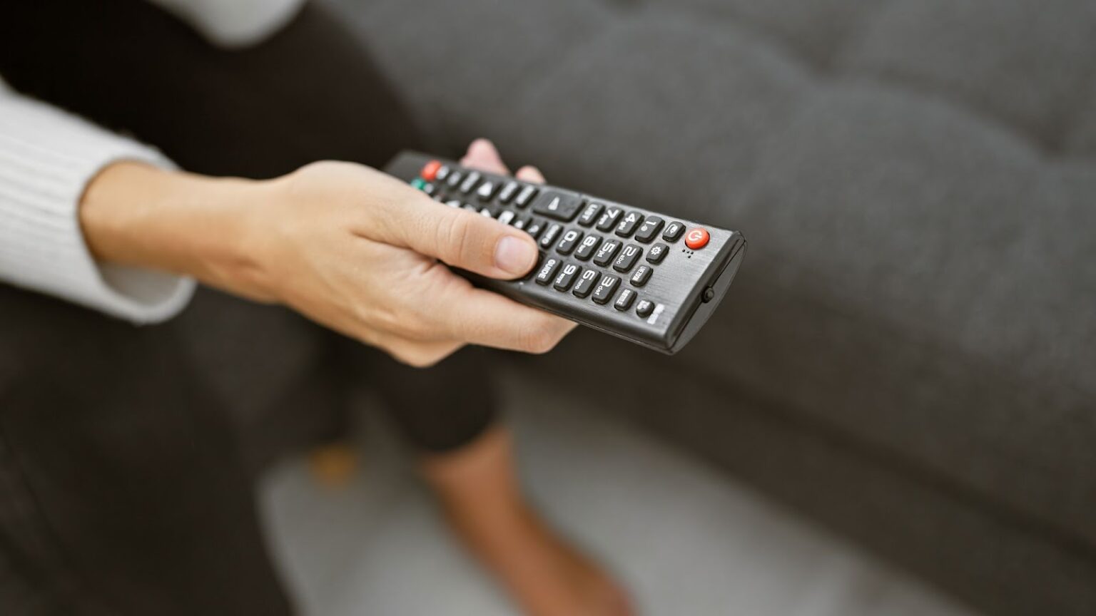How to Repair Television Remote Control Buttons